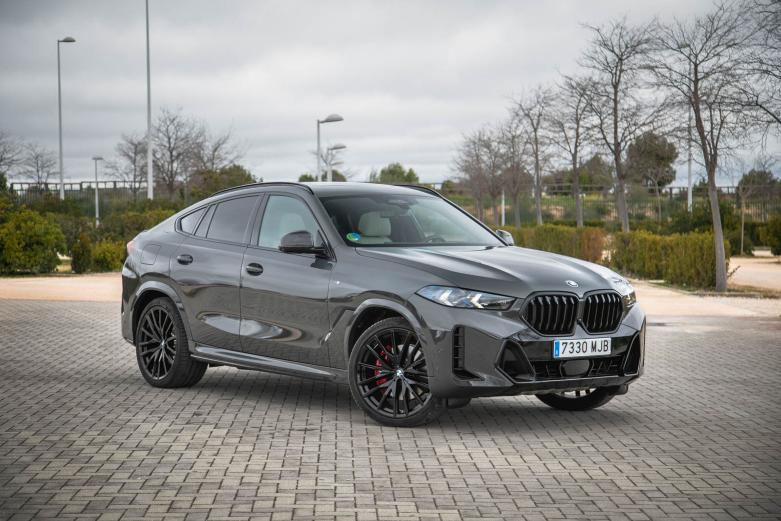 Fotos BMW X6 xDrive30d (Individual Gravit Grey Metallic) MY2023 / Motor.es