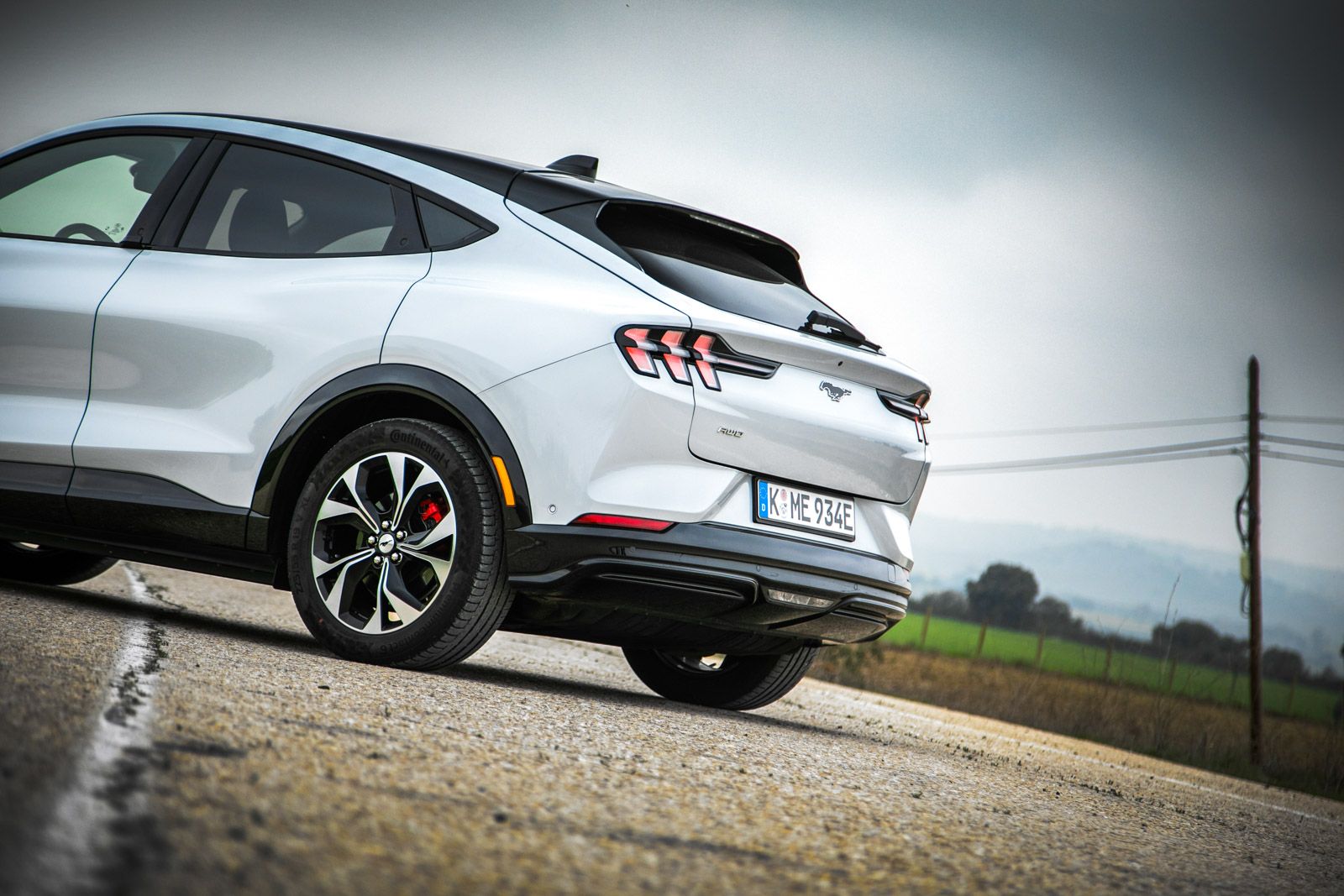 Fotos Fotos Ford Mustang Mach-E AWD (Blanco Espacial) MY2021 / Motor.es ...